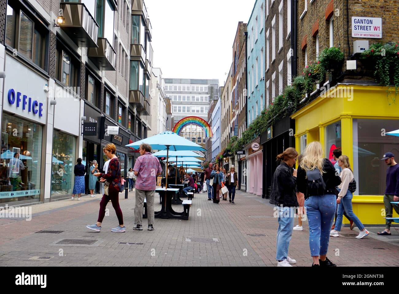 Carnaby Street shopping in London, United Kingdom Stock Photo - Alamy