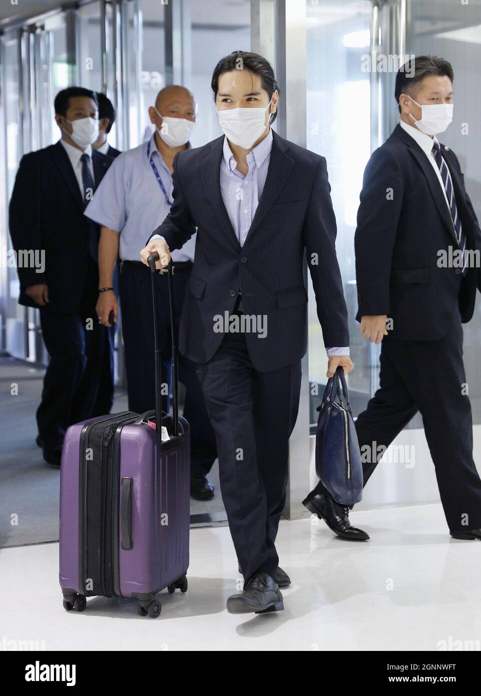 Kei Komuro (front), the boyfriend of Japanese Princess Mako, arrives at ...