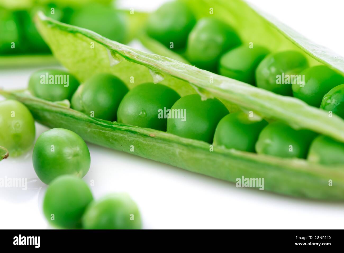 Fresh garden peas, closeup Stock Photo - Alamy