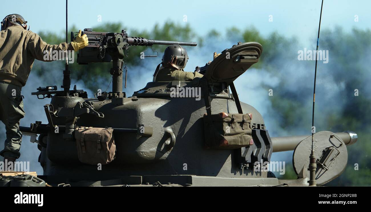 Sherman tank crew with 50 calibre machine gun. Public world war two ...