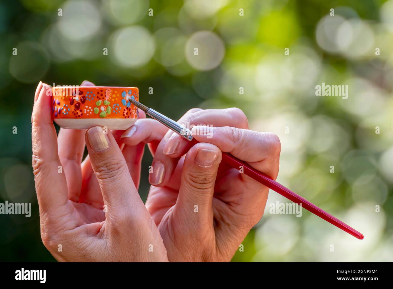 Dot painting hi-res stock photography and images - Alamy