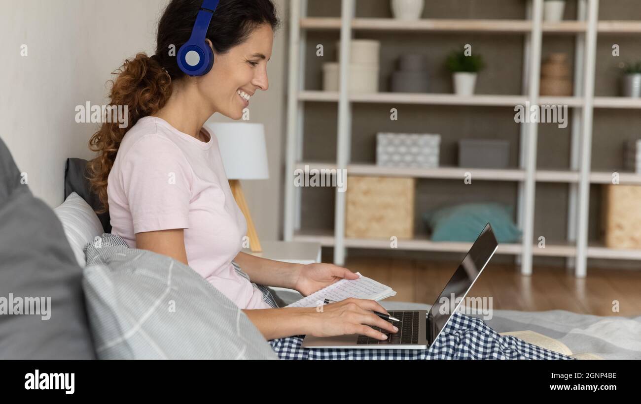 Female adult study hi-res stock photography and images - Alamy