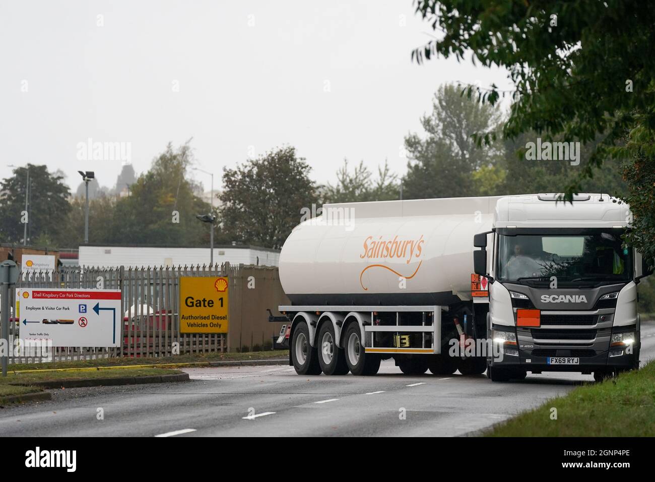 A fuel tanker departs a Shell oil depot in Kingsbury, Warwickshire ...