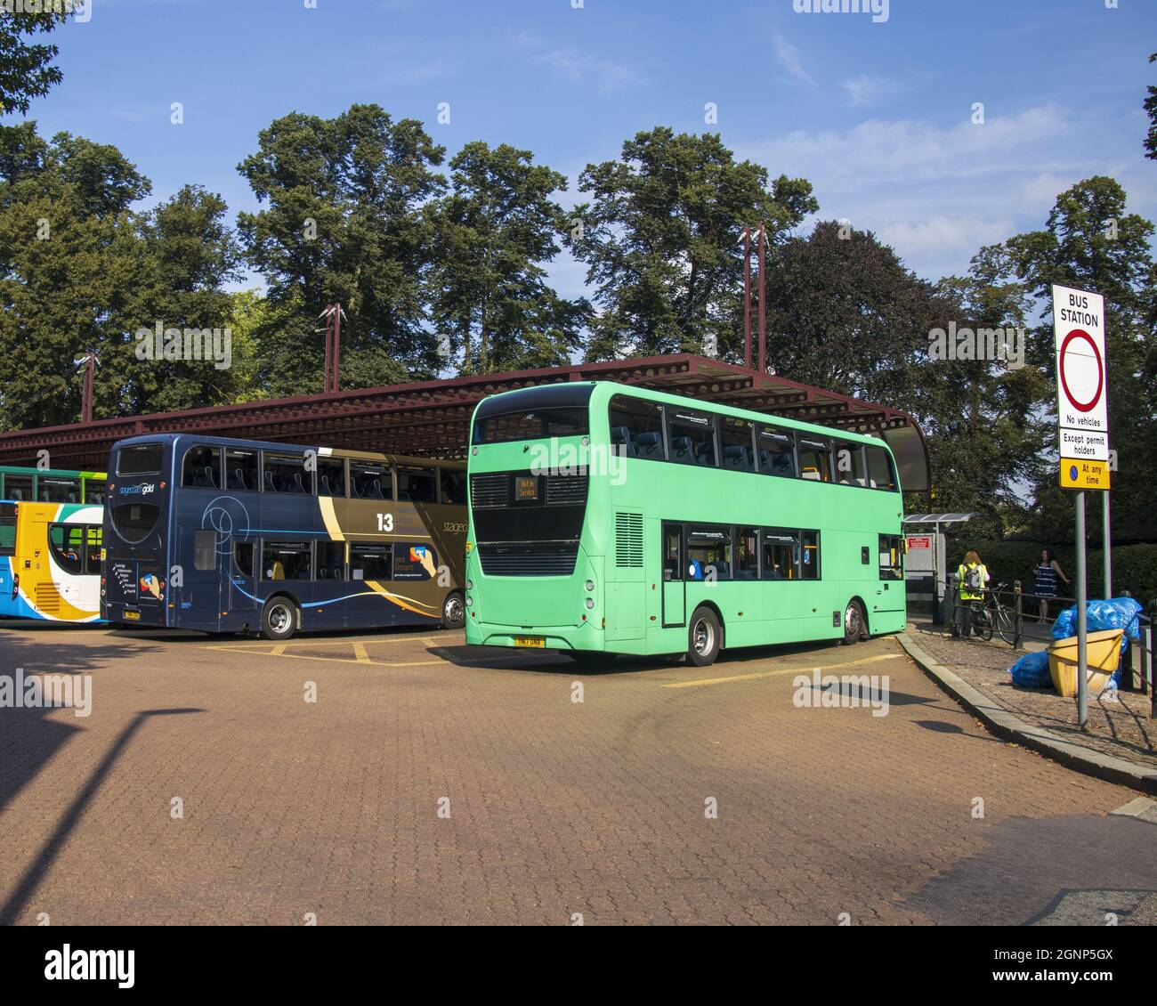 Cambridge city bus station hi-res stock photography and images - Alamy