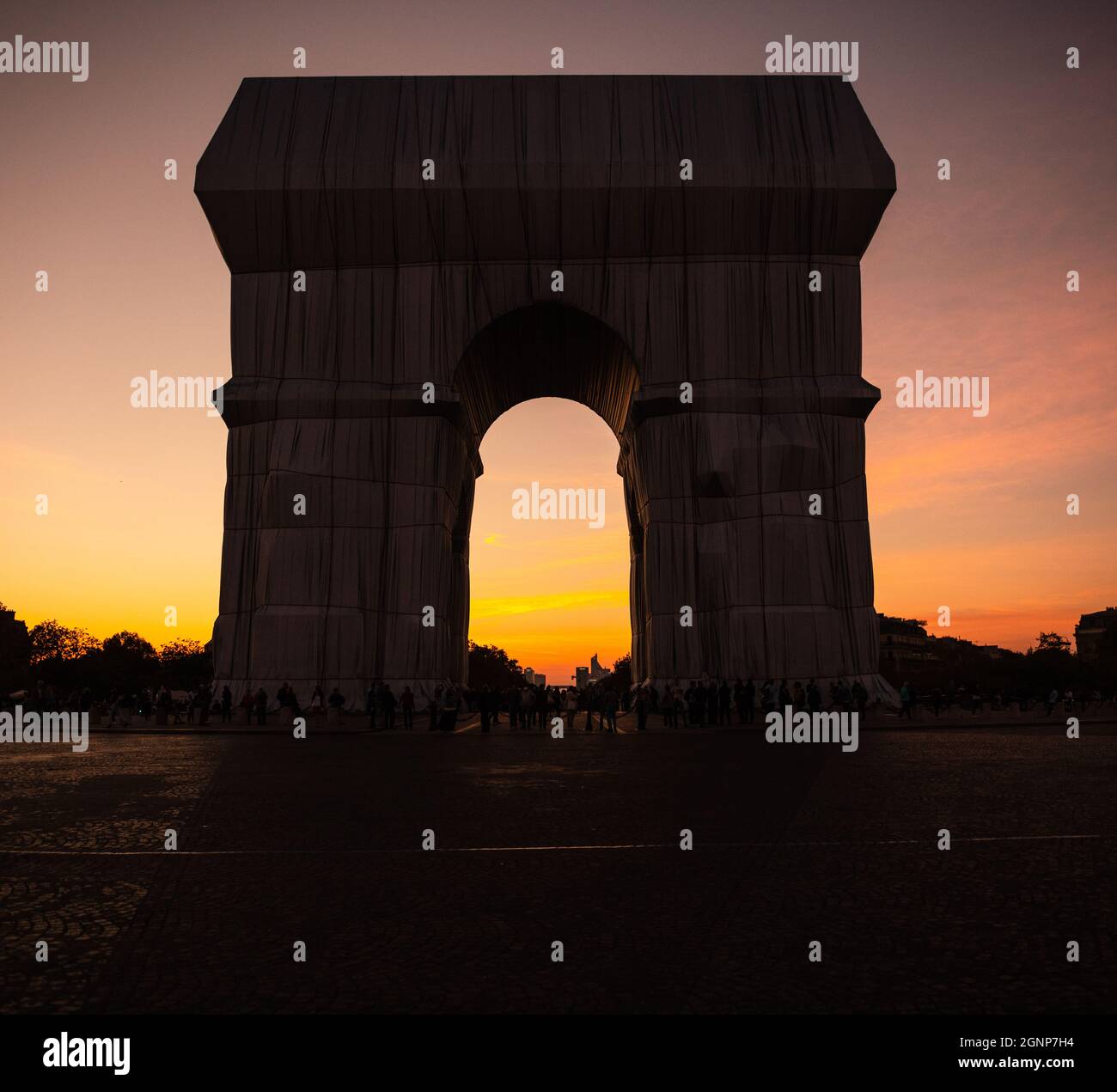 Twilight view of Christo's " wrapped" project of the Arc de Triomphe in ...