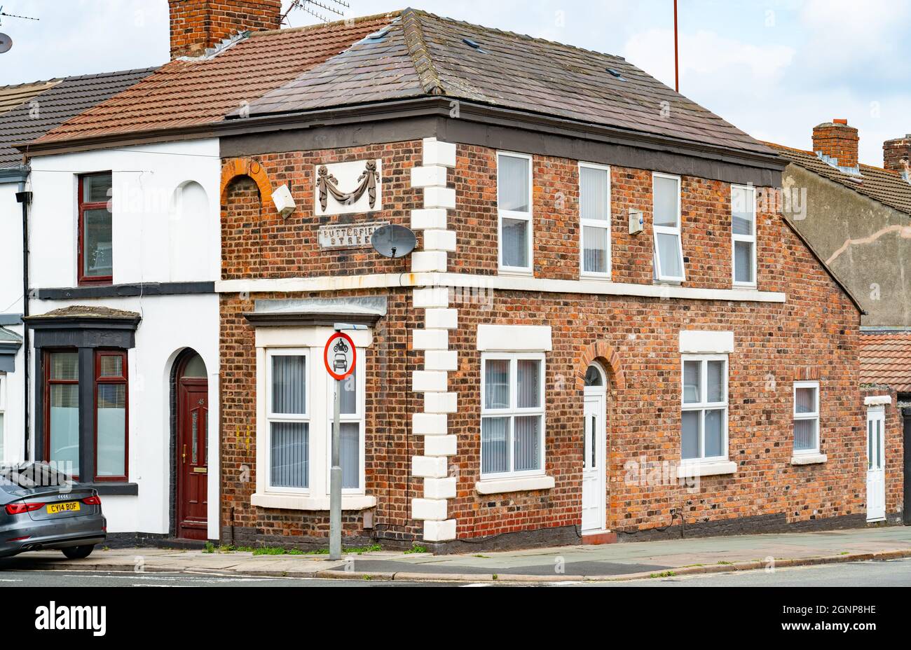 The corner of Butterfield St and Sleepers Hill, Anfield, Liverpool 4 ...