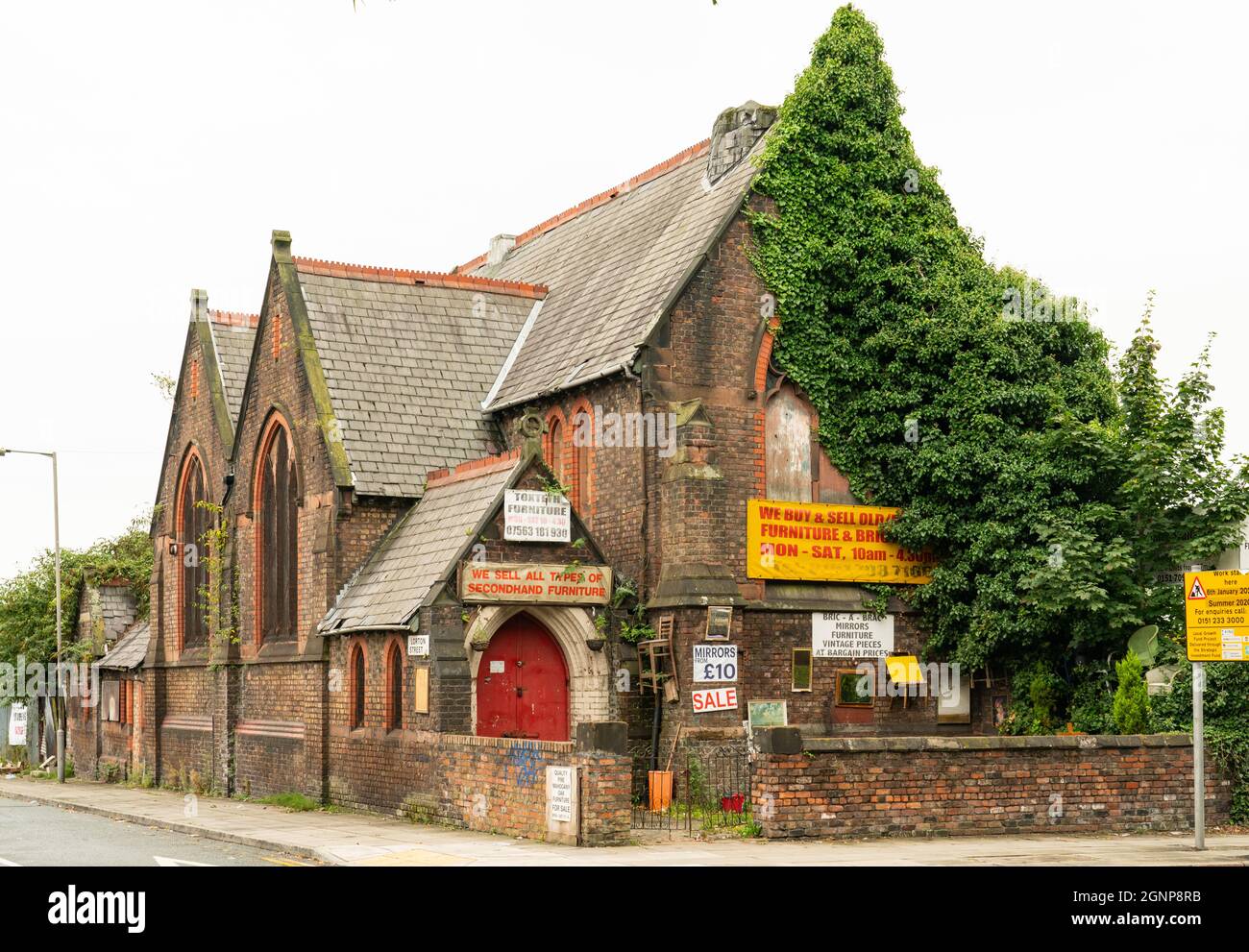 Old welsh church hi-res stock photography and images - Alamy