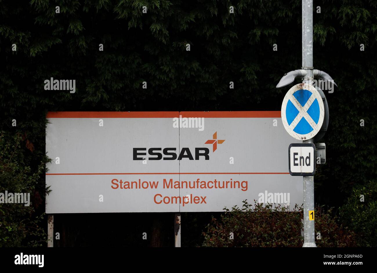 Stanlow oil refinery at ellesmere port hi-res stock photography and ...