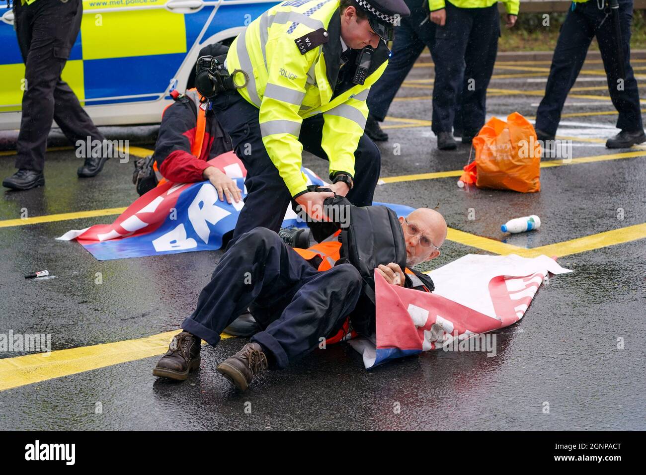 Roundabout At Heathrow Airport High Resolution Stock Photography and ...