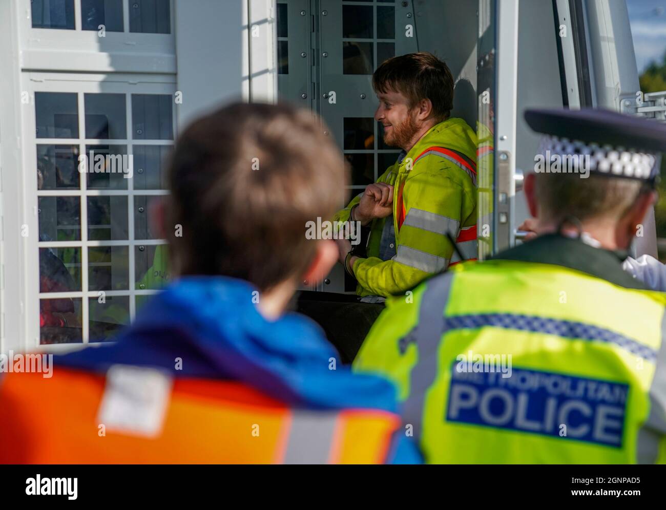 Roundabout at heathrow airport hi-res stock photography and images - Alamy