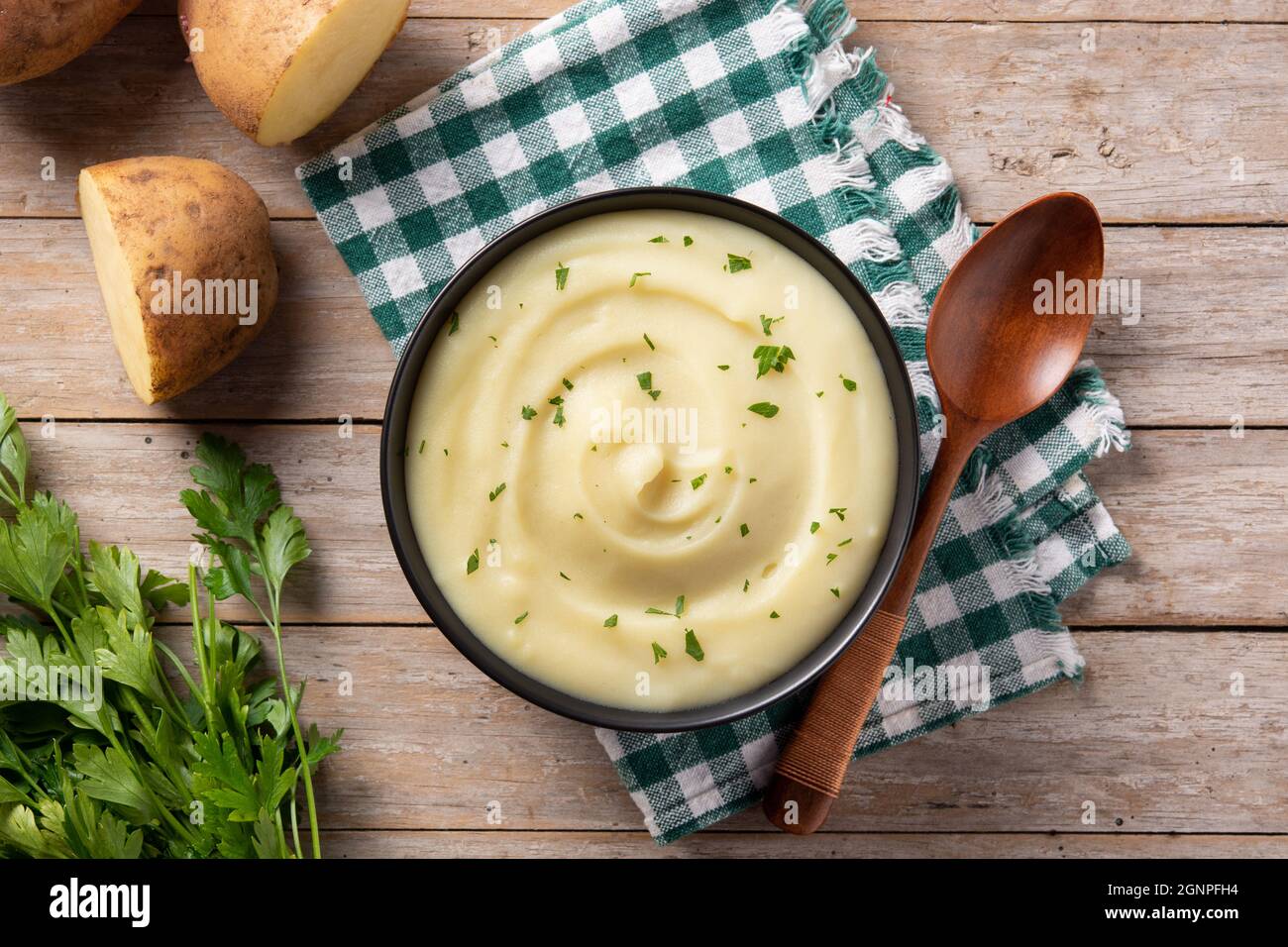 Mashed potatoes in bowl on hi-res stock photography and images - Alamy