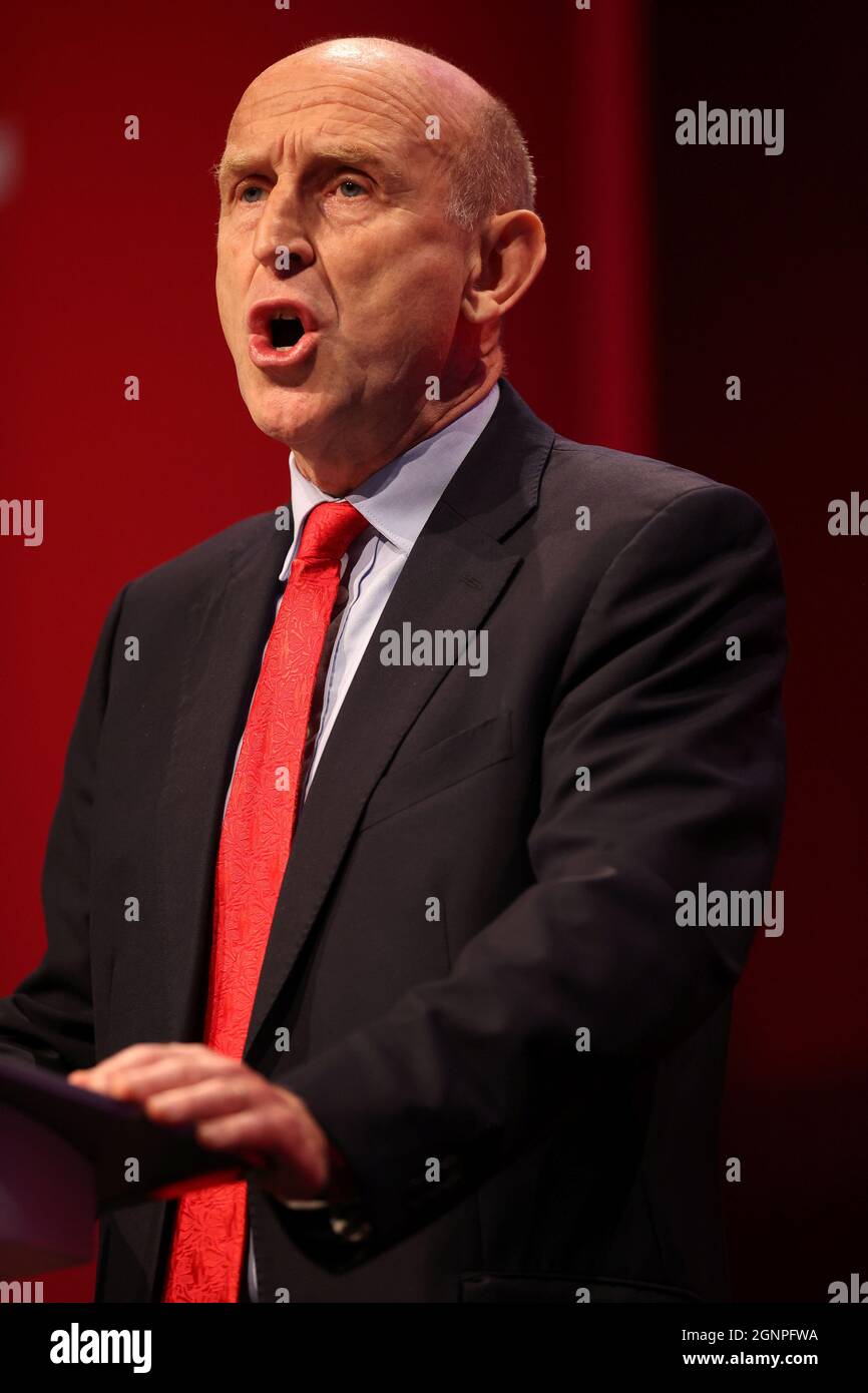 John healey shadow defence secretary hi-res stock photography and images - Alamy