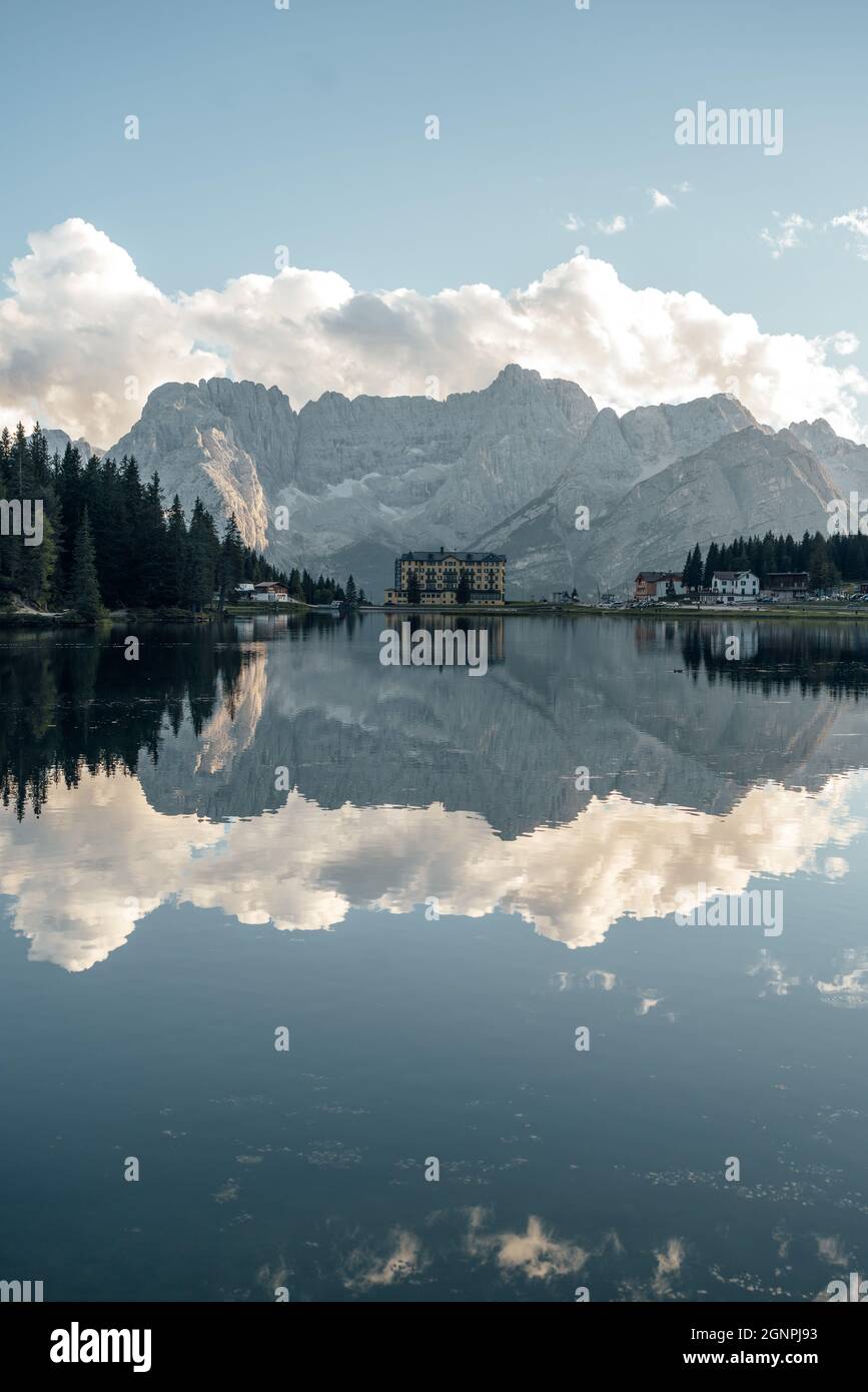 Reflection of Building in a lake Stock Photo - Alamy
