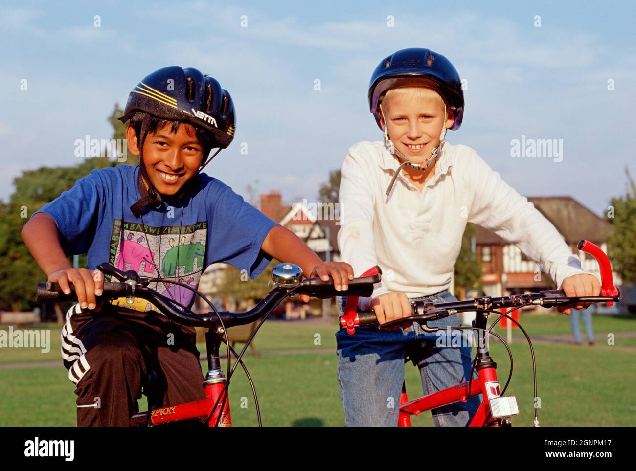 Cycling england hi-res stock photography and images - Alamy