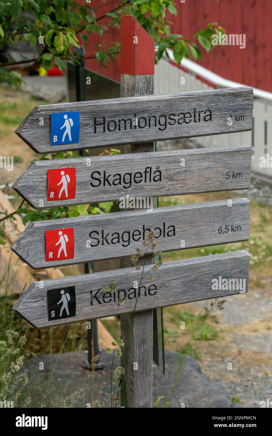 GEIRANGER, NORWAY - 2020 JUNE 21. Hiking sign post in Geiranger to ...