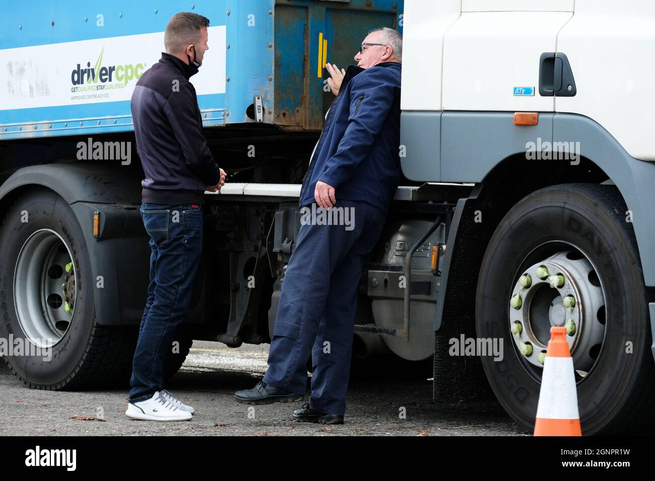 Lorry driver uk cab hi-res stock photography and images - Alamy