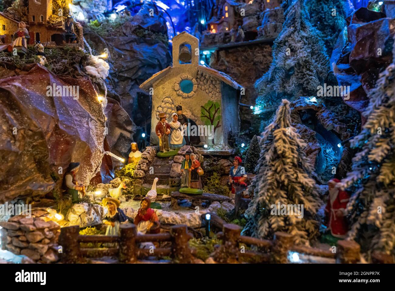 Traditional crib hi-res stock photography and images - Alamy