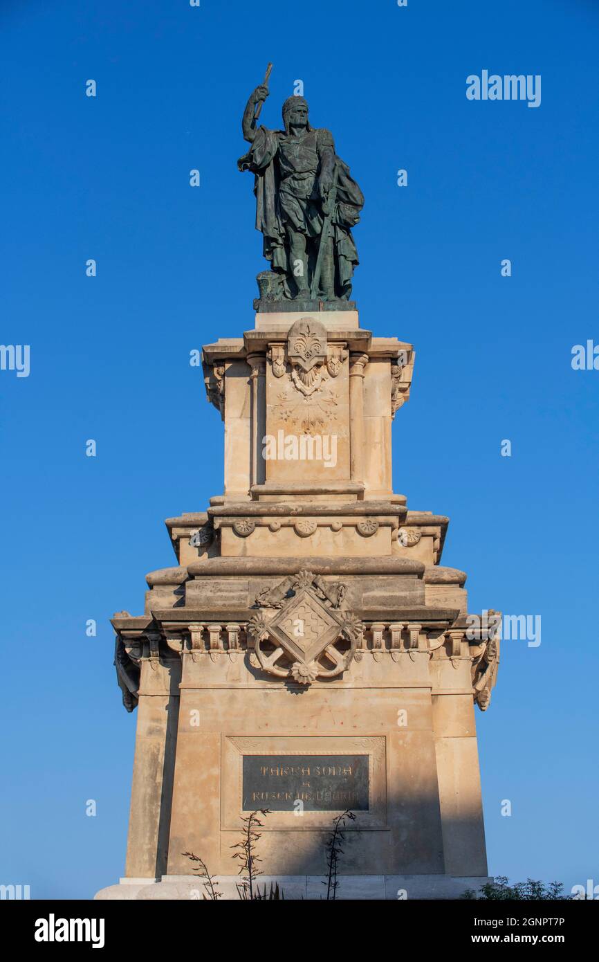 Tarragona roger de lauria statue hi-res stock photography and images ...