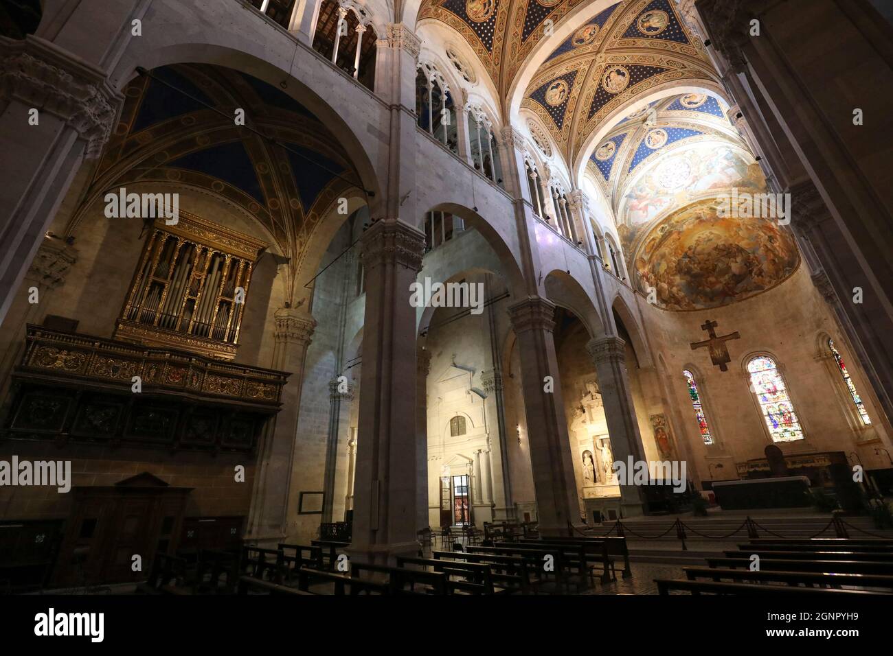 Lucca cathedral volto santo hi-res stock photography and images - Alamy