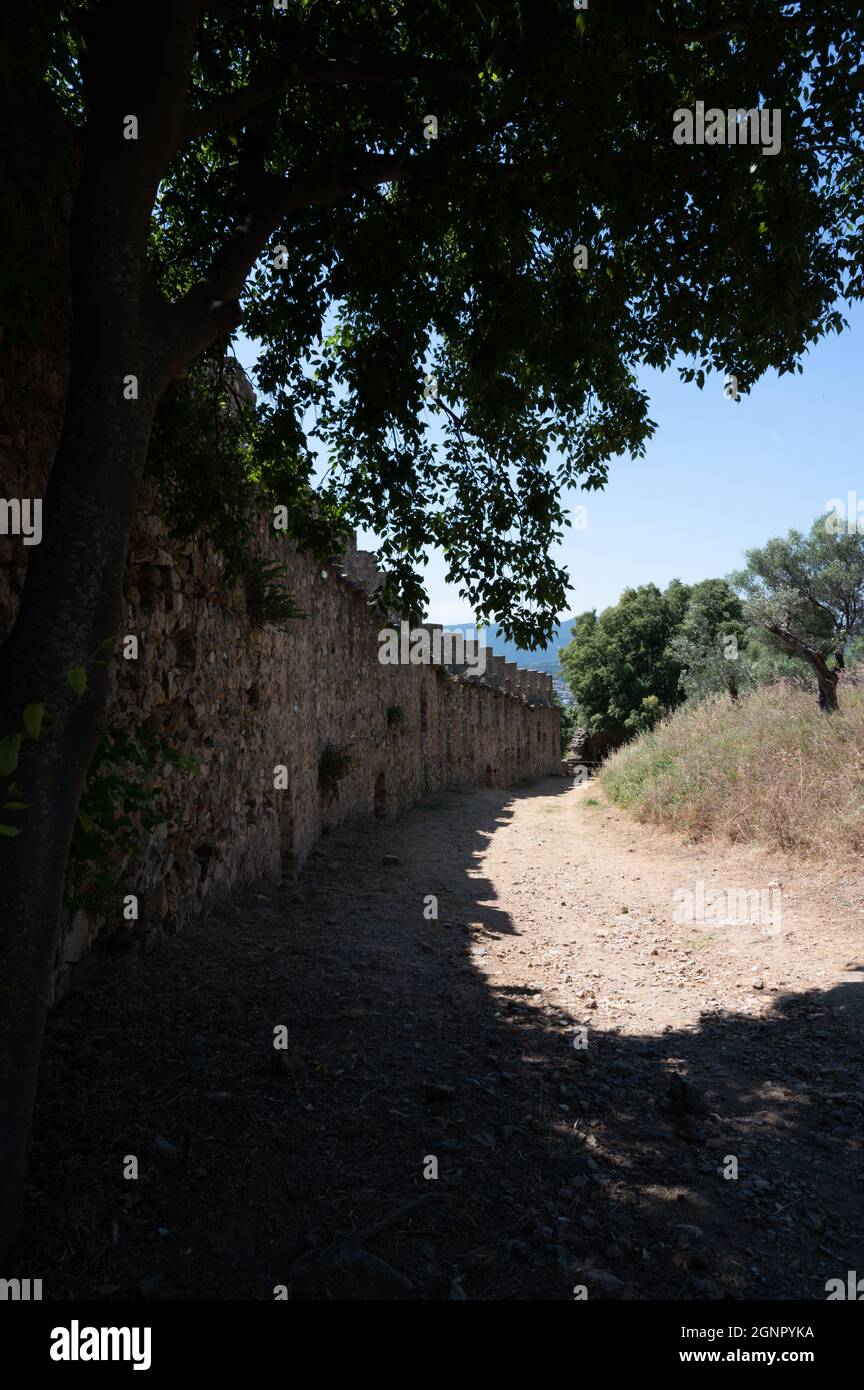 Walking in sunny day on ancient french village Grimaud, touristic ...