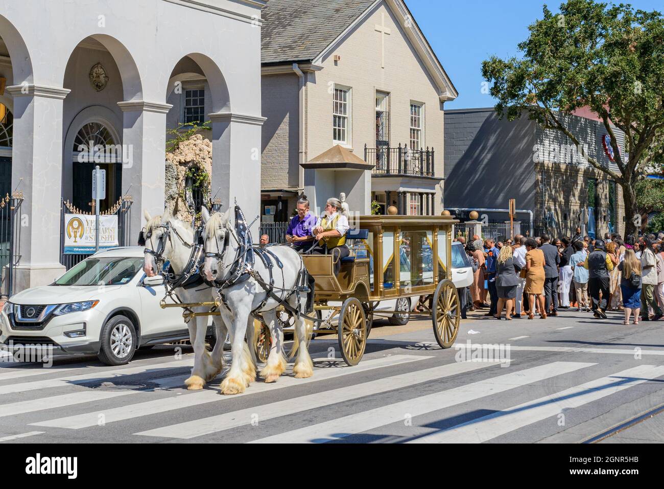 Horse drawn funeral carriage hi-res stock photography and images - Alamy