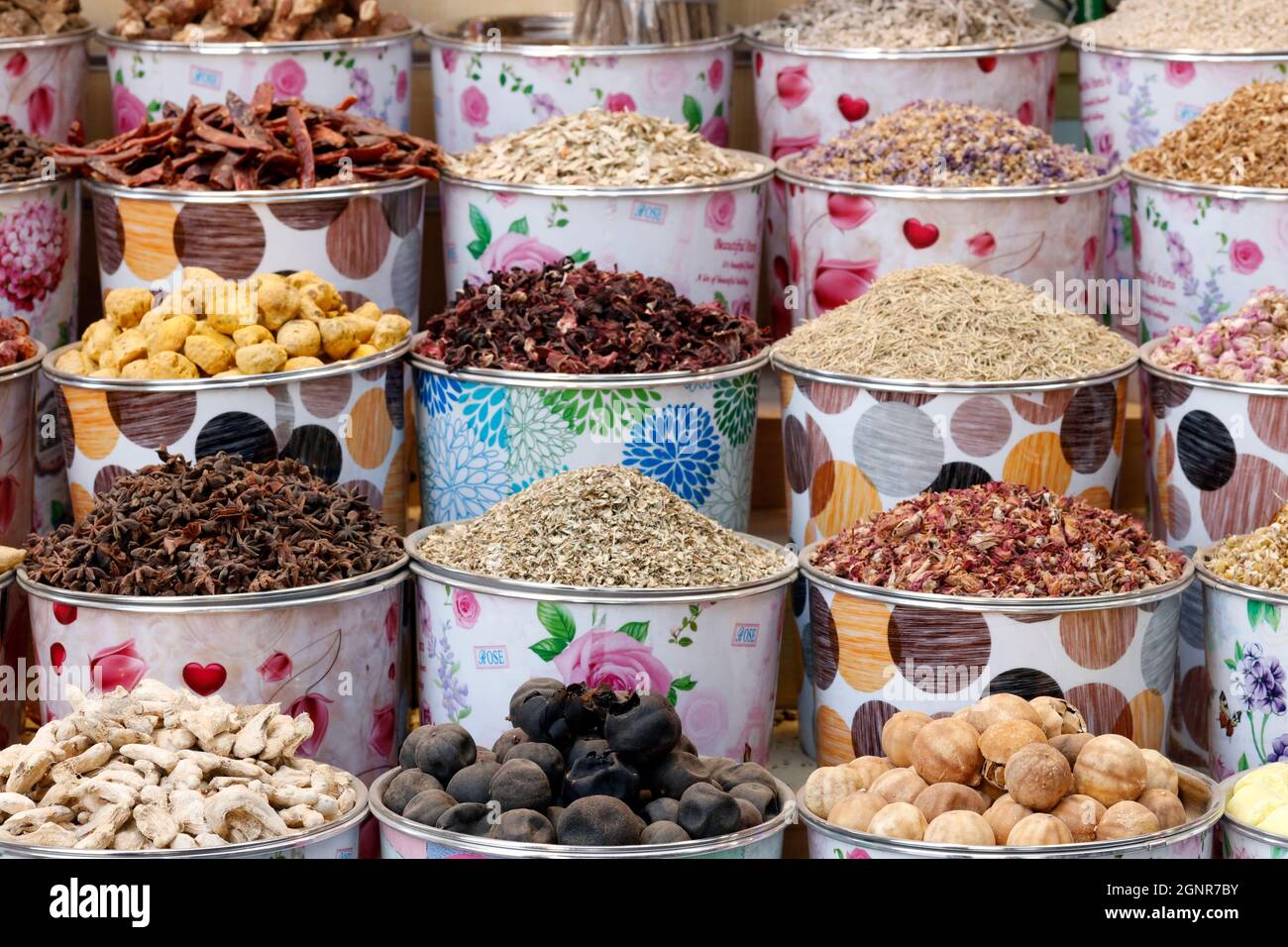 Arabian spices on display in a shop in the spice souk in Deira. Dubai ...