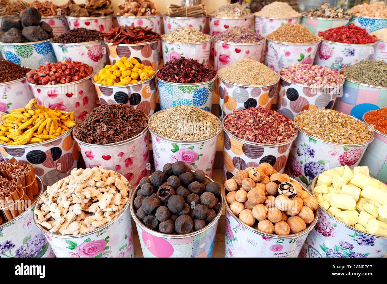 Arabian spices on display in a shop in the spice souk in Deira. Dubai ...