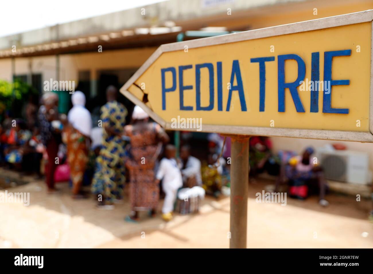 Rural african hospital. Pediatric ward. SIgn. Benin Stock Photo - Alamy