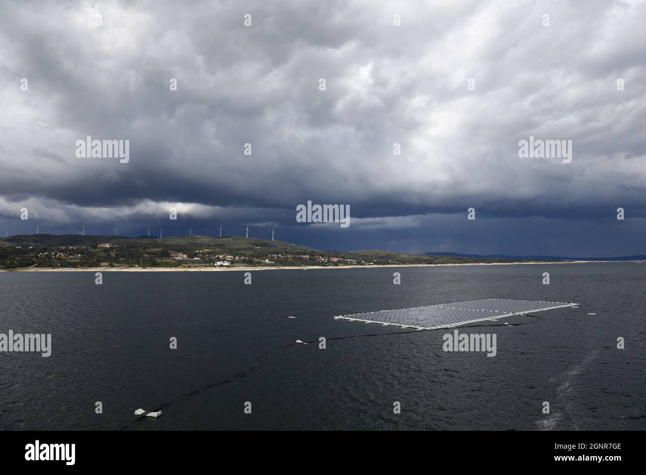 Floating solar panels portugal hi-res stock photography and images - Alamy