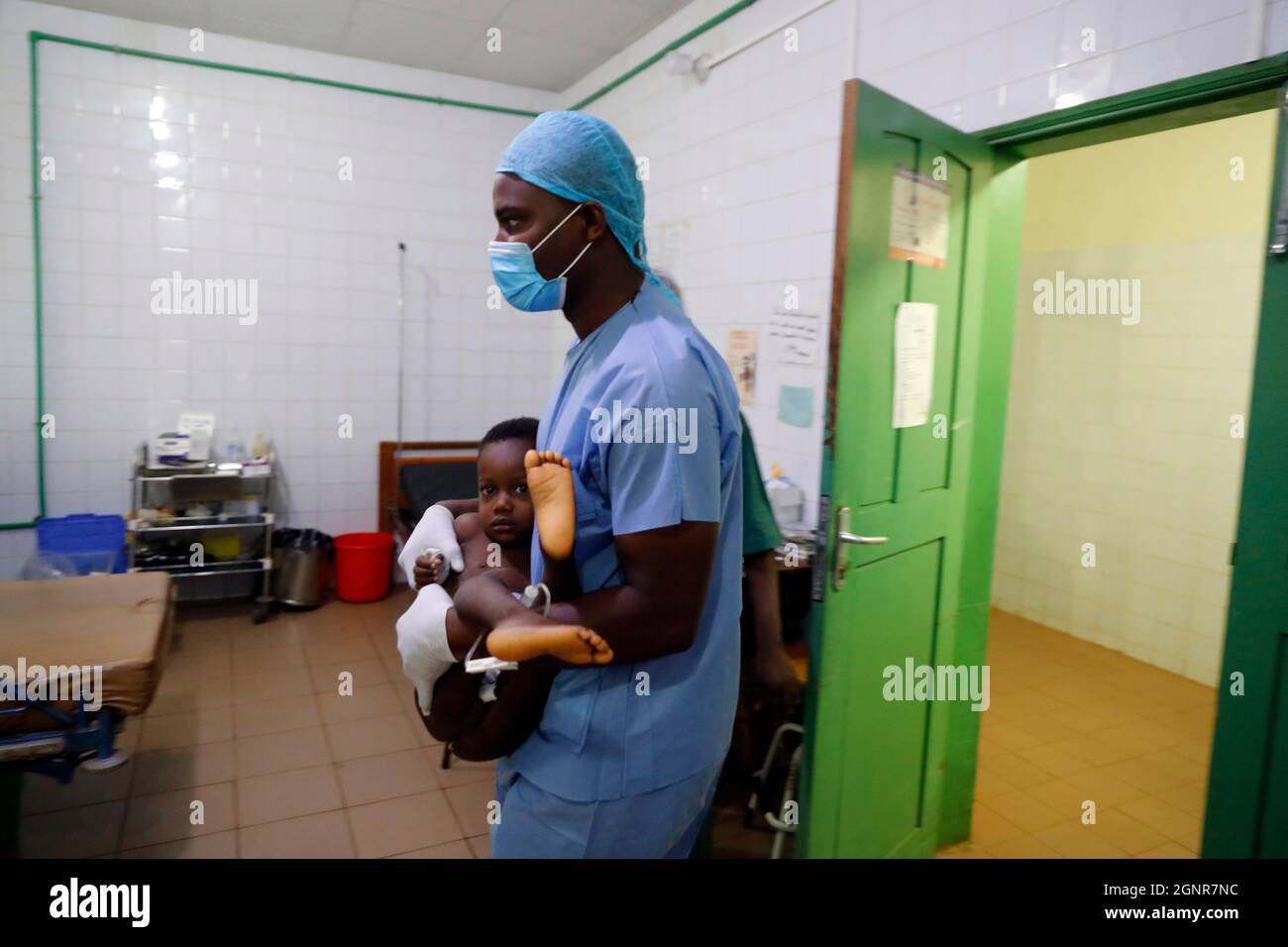 African hospital. Operating theater. Pediatric surgery. Benin Stock ...