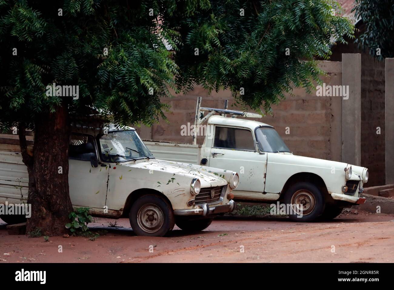 Old french car hi-res stock photography and images - Alamy