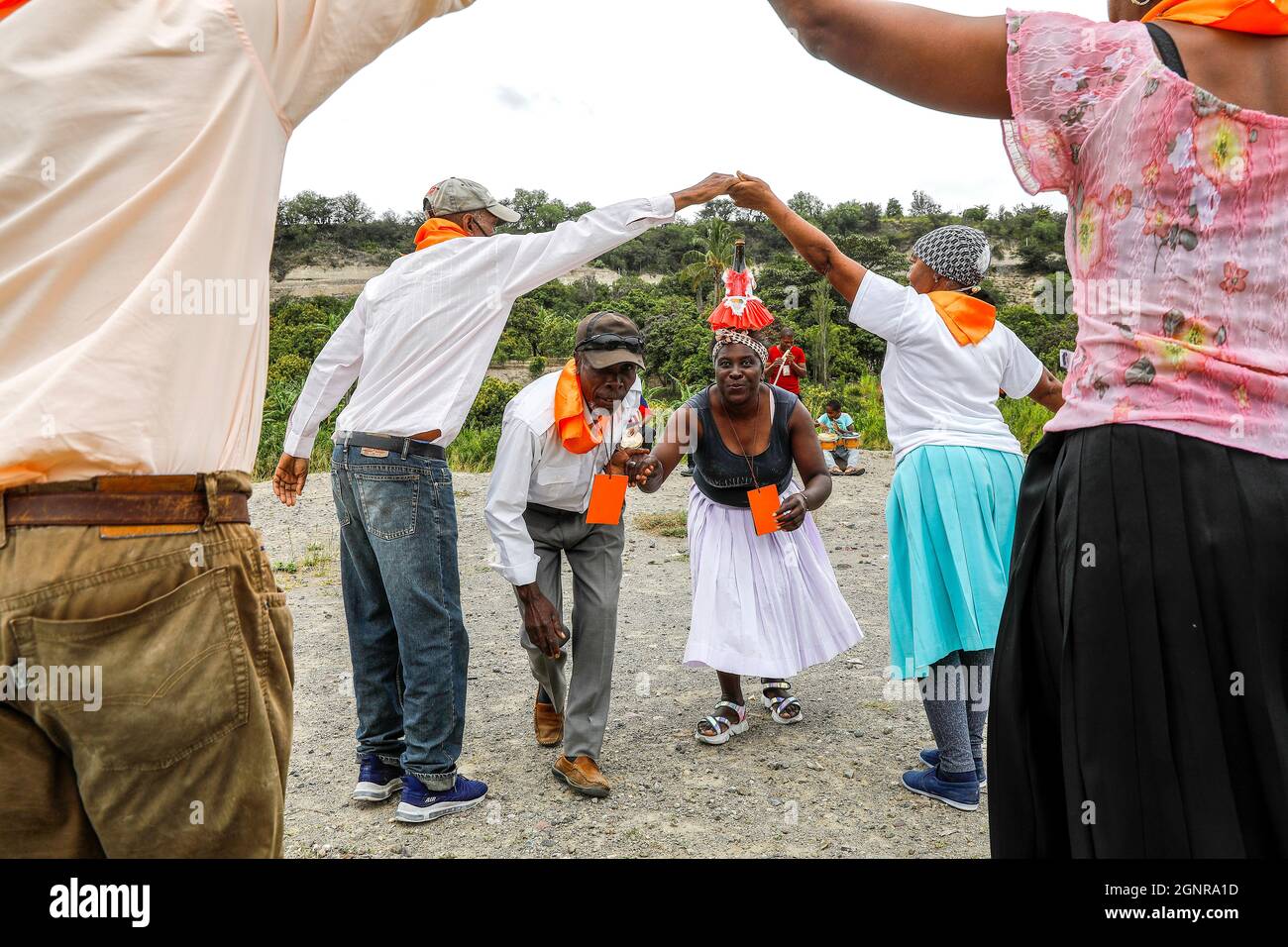 Homme afro hi-res stock photography and images - Alamy