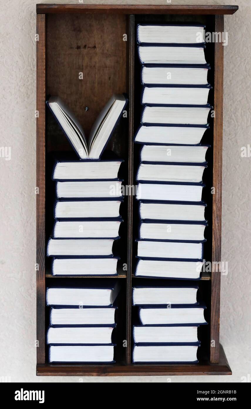 Liturgical liturgical song hi-res stock photography and images - Alamy