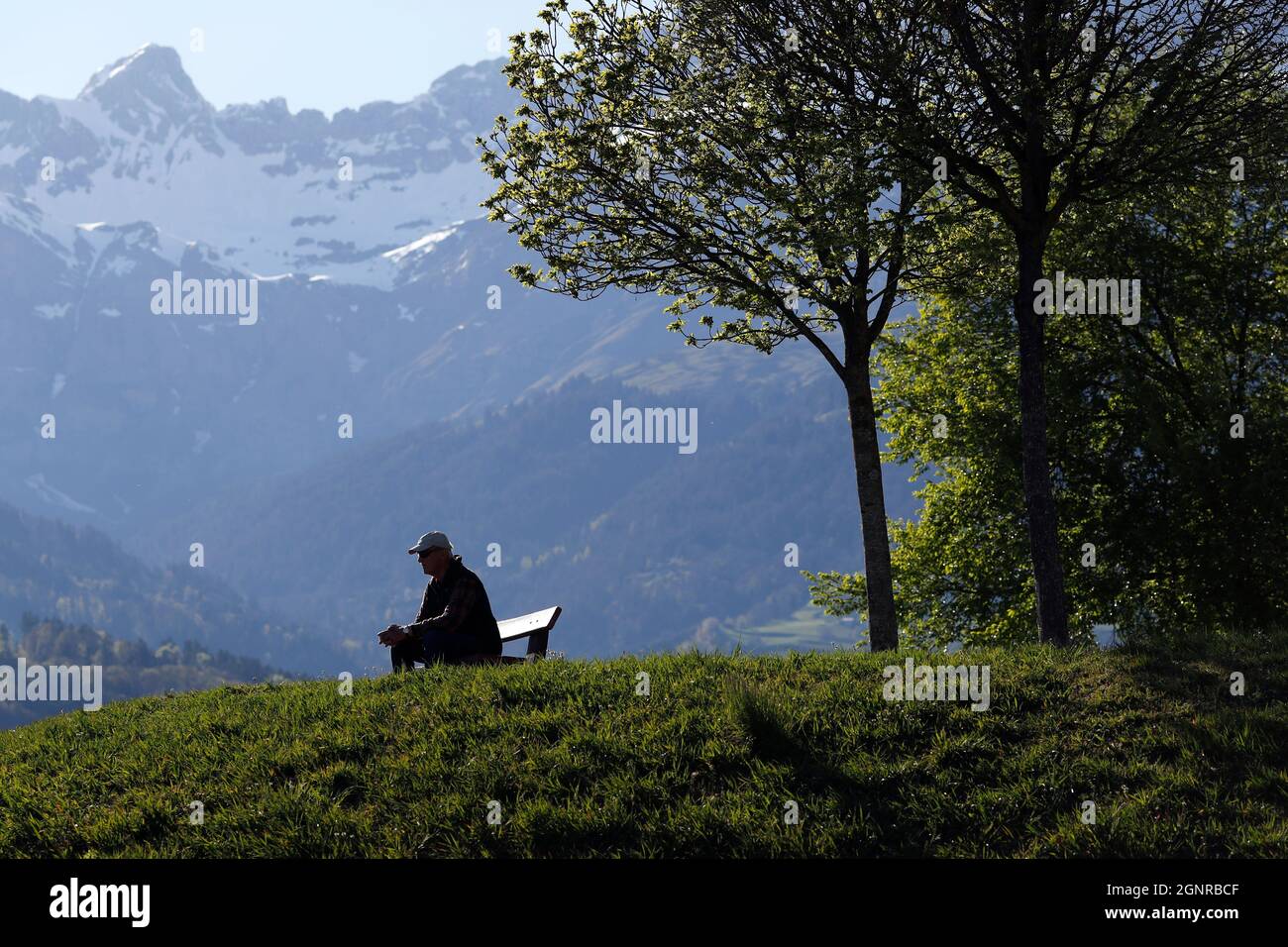 Meditation in nature hi-res stock photography and images - Alamy