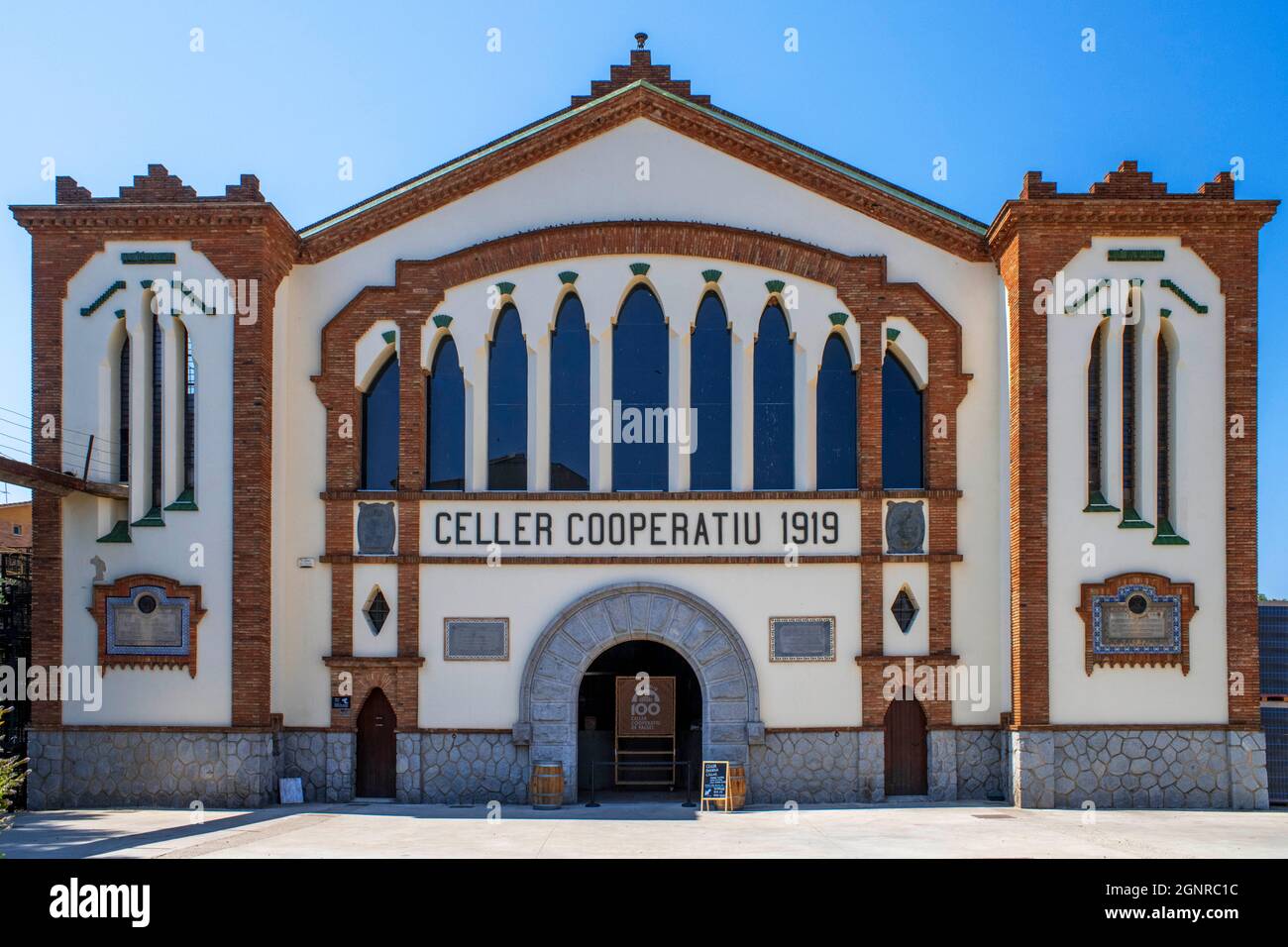 Falset celler hi-res stock photography and images - Alamy