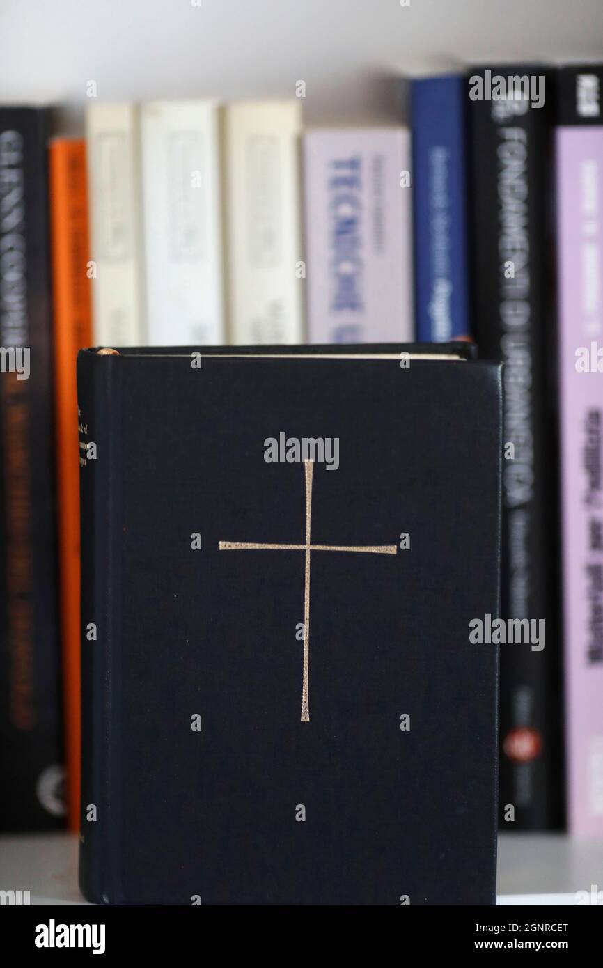 Cross shelf hi-res stock photography and images - Alamy
