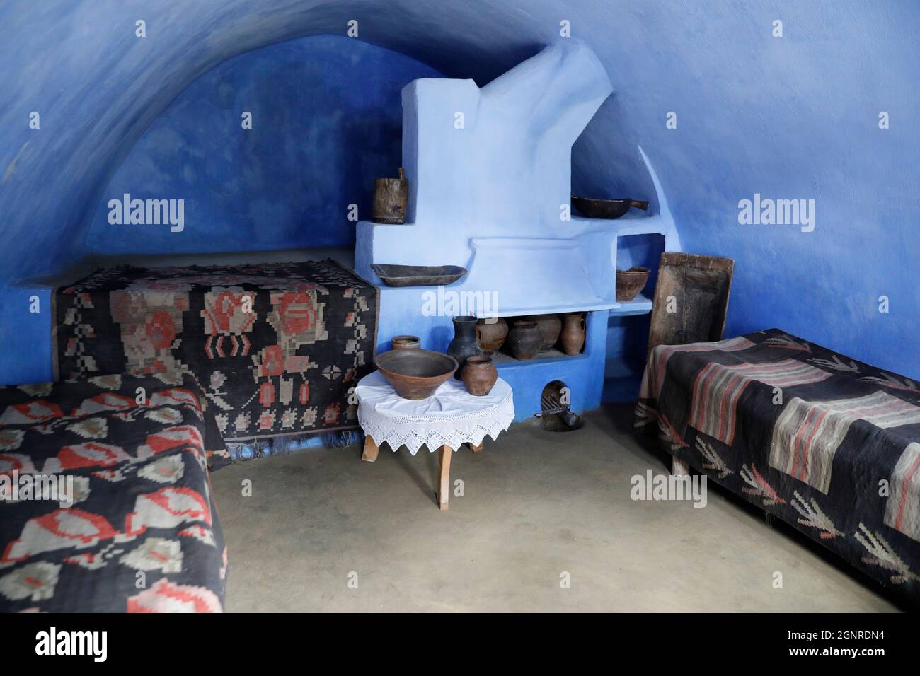 Traditional Moldovan house in Orhei Vecchi, Moldova Stock Photo - Alamy