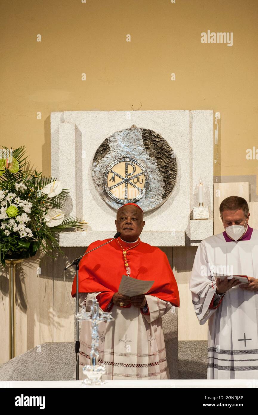 Daniel wilton hi-res stock photography and images - Alamy