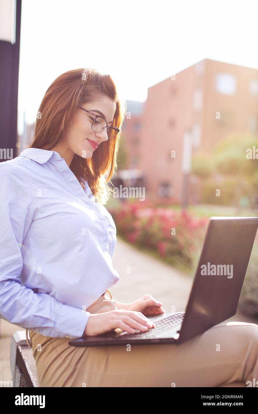 Student online learning outdoor hi-res stock photography and images - Alamy