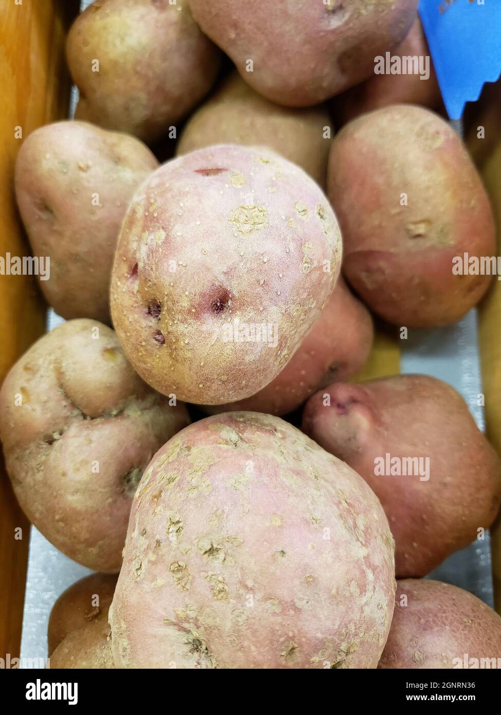 Box of Potatoes Stock Photo - Alamy
