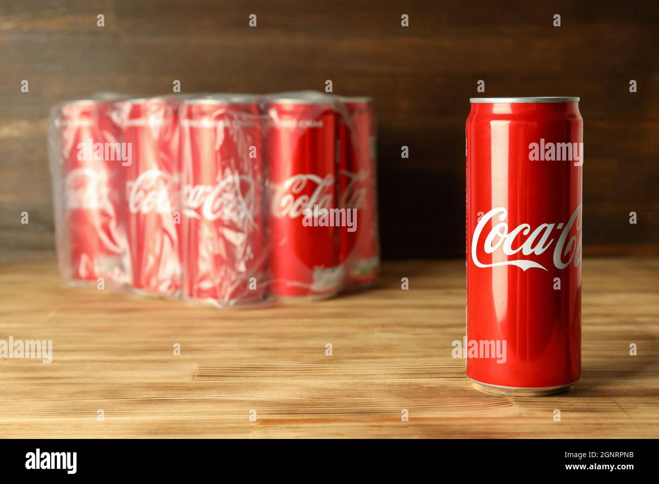 Coca cola can pack hi-res stock photography and images - Alamy