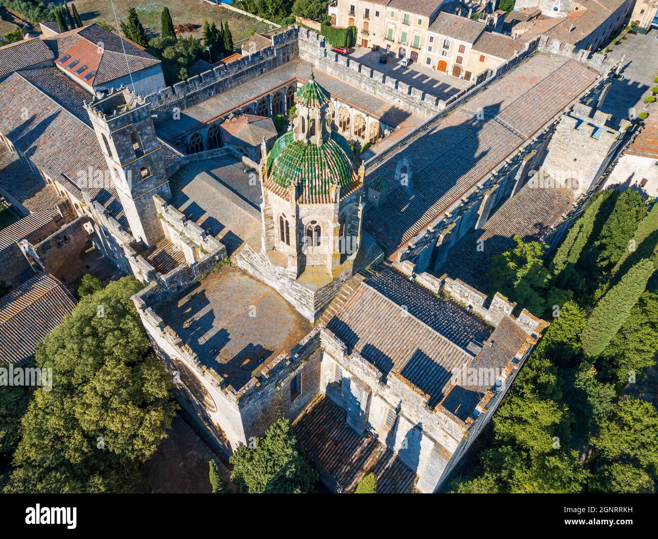 Europe spain santes creus monestir de hi-res stock photography and ...