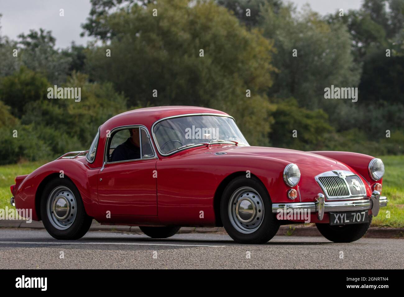 Vintage mg sports car hi-res stock photography and images - Alamy