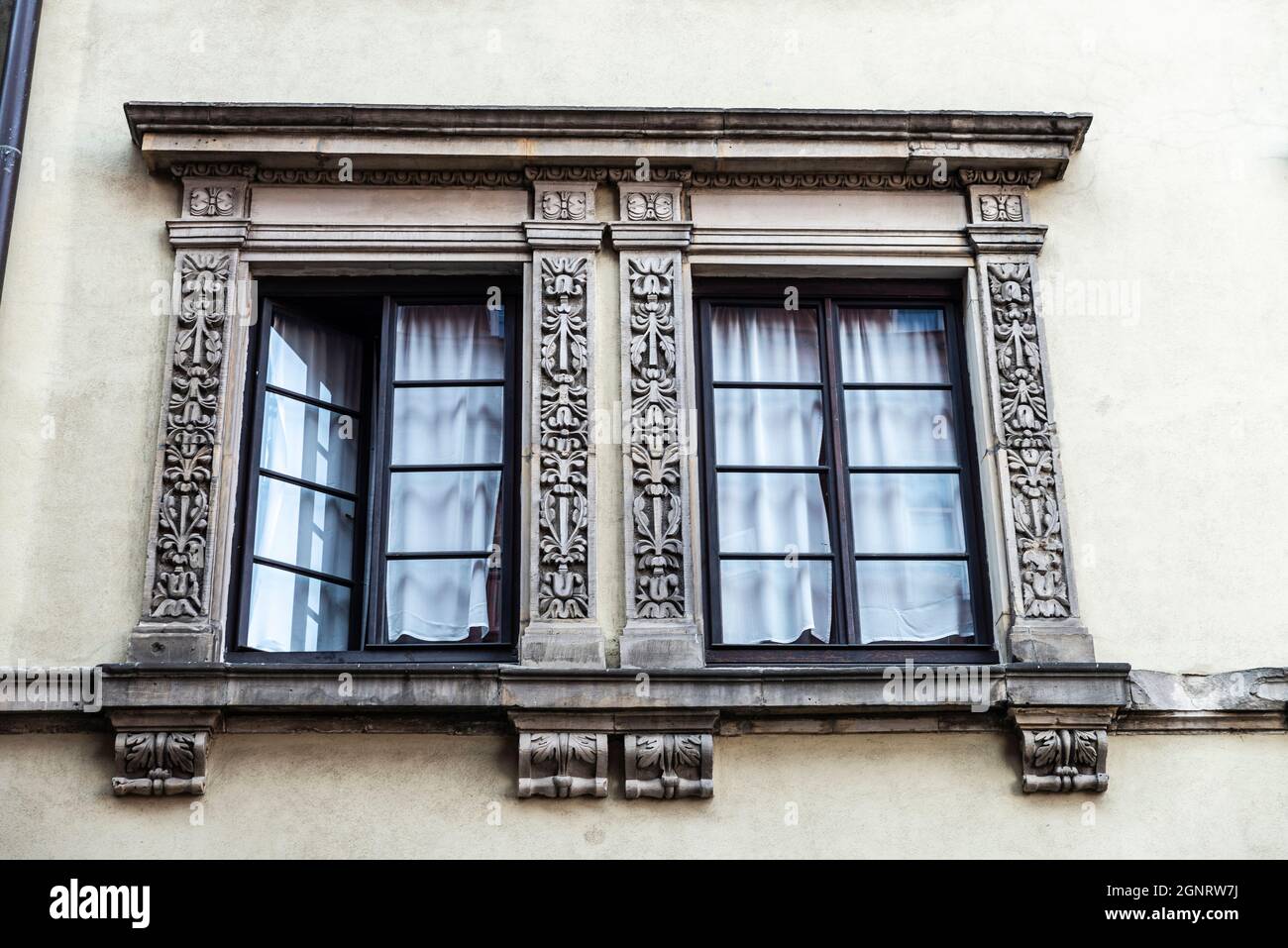 Old curtain hi-res stock photography and images - Alamy