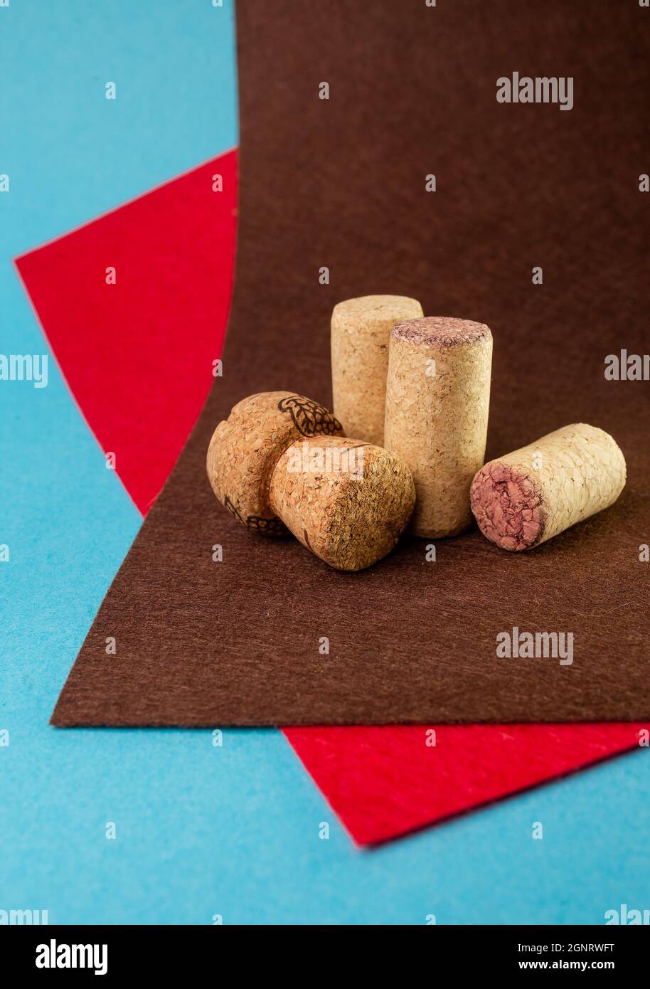 composition of wine corks on different backgrounds Stock Photo - Alamy