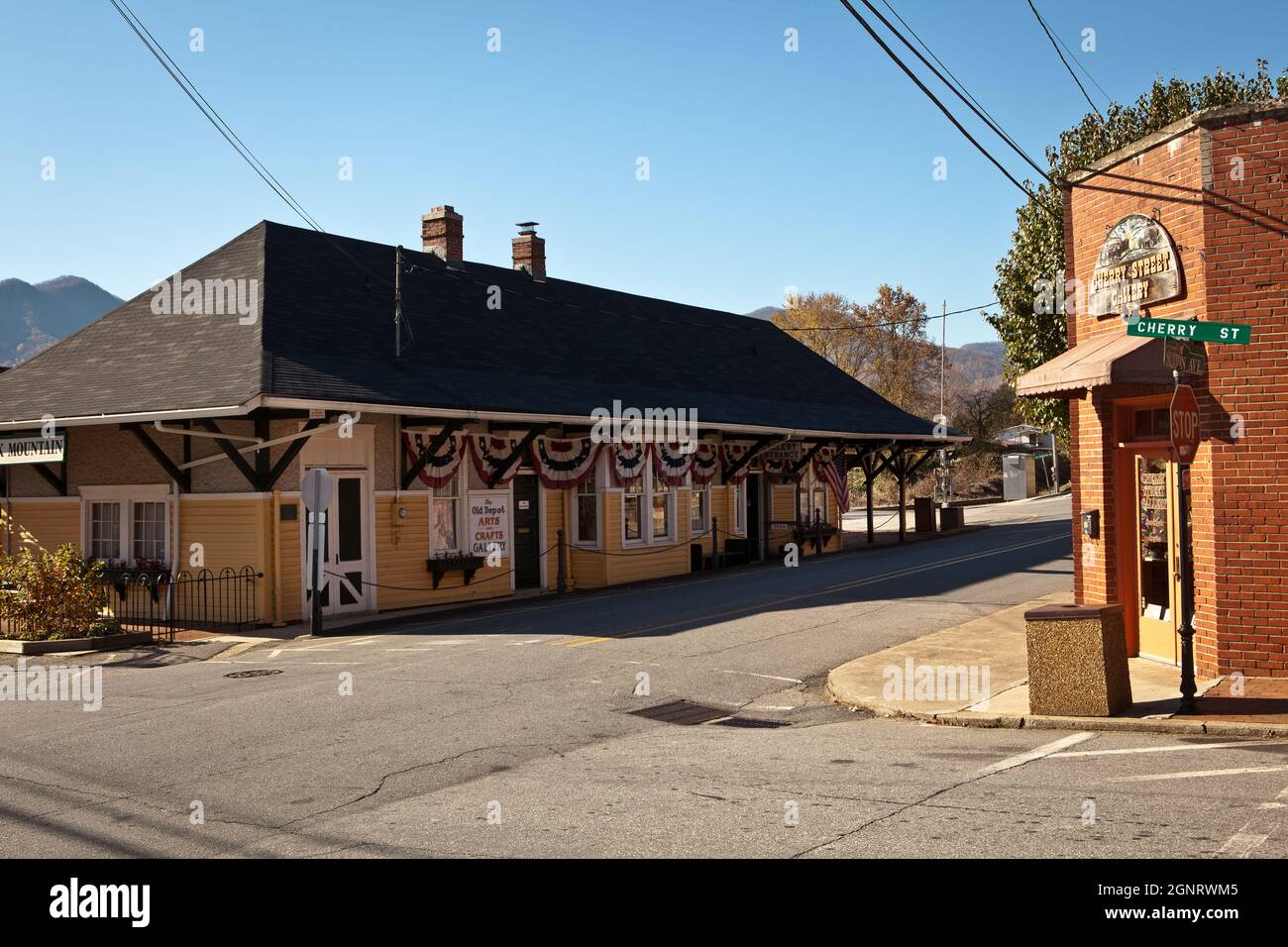 Blue ridge southern railroad hi-res stock photography and images - Alamy