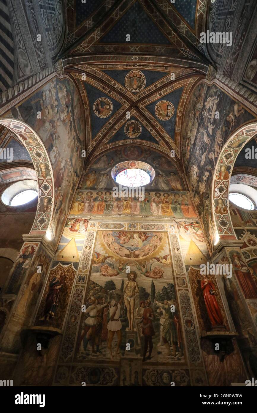 Duomo di san gimignano hi-res stock photography and images - Alamy