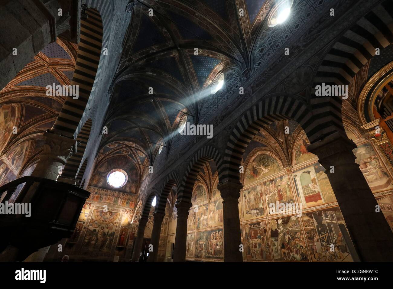 Duomo di san gimignano hi-res stock photography and images - Alamy