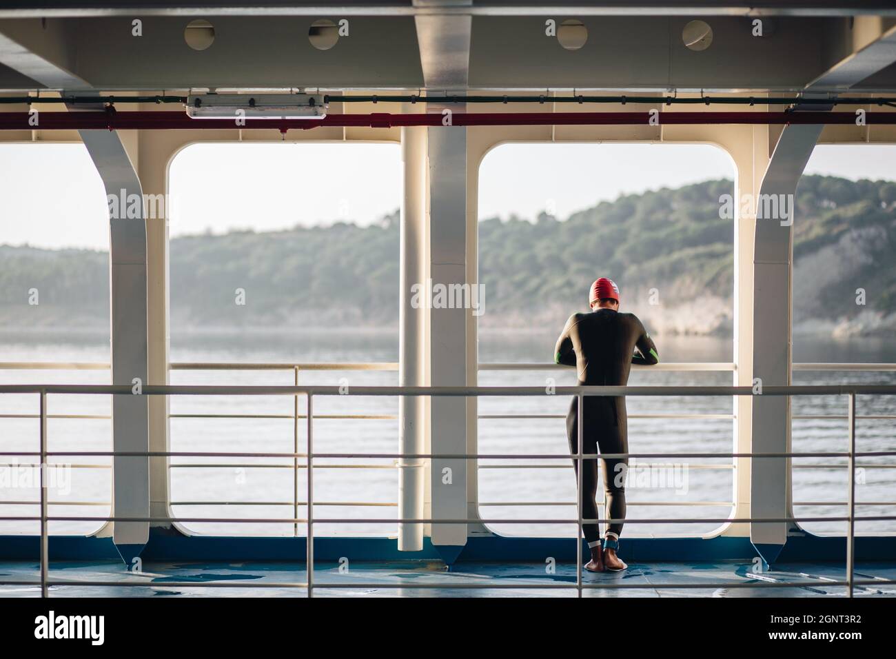 Looking back at ship hi-res stock photography and images - Alamy