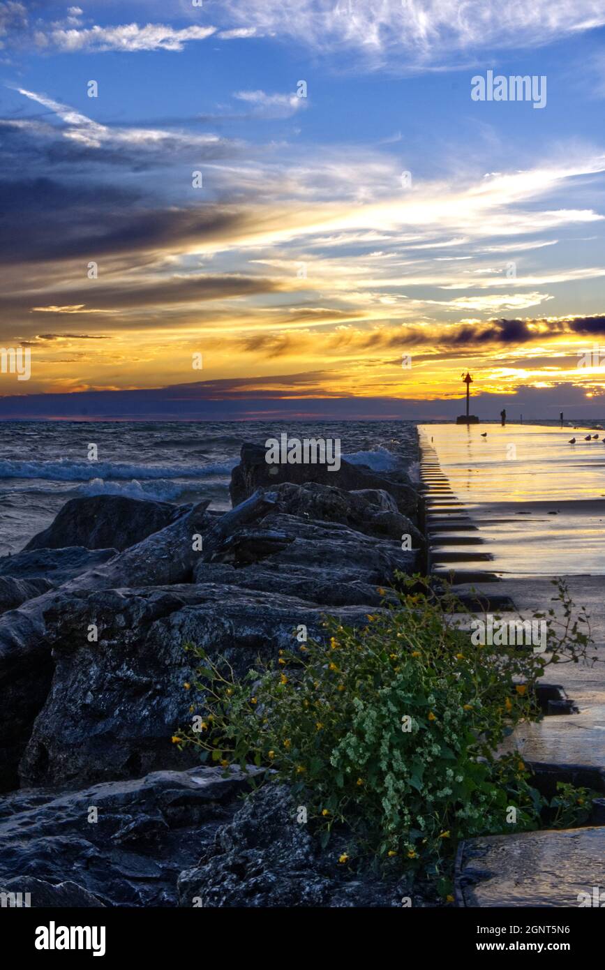 White lake channel hi-res stock photography and images - Alamy